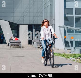 Modern eco friendly city and ecology concepts Stock Photo - Alamy