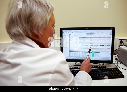 Analysis of 105 000 pieces of human DNA, prenatal diagnosis using Array ...