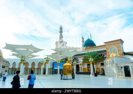 The beautiful Ar-Rahman mosque. This mosque has architecture similar to ...
