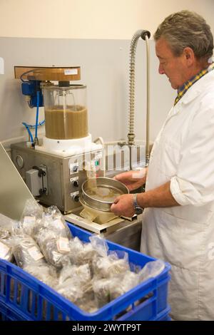 Extraction of cyst nematodes from soil. Neiker Tecnalia, Instituto de ...