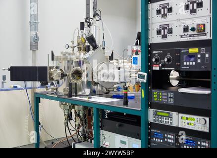 Sputtering equipment, deposition laboratory, sputtering system, UHV, 7 ...