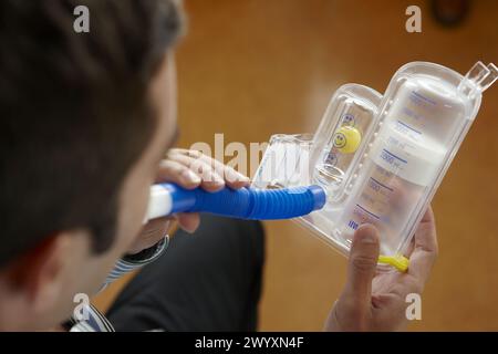 Occupational therapy, Spiro-Ball Volumetric Incentive Spirometer ...