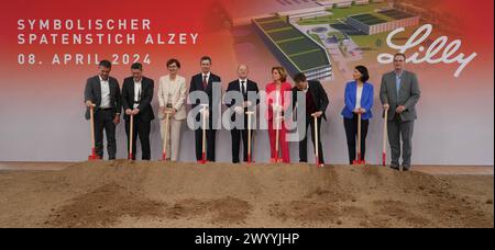 Wirtschaftsministerin von Rheinland-Pfalz Daniela Schmitt bei der Firma ...