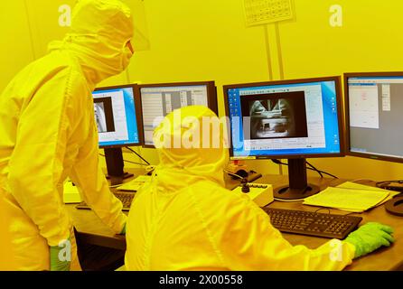 Raith eBeam lithography systems. Cleanroom. Nanotechnology. Laboratory ...