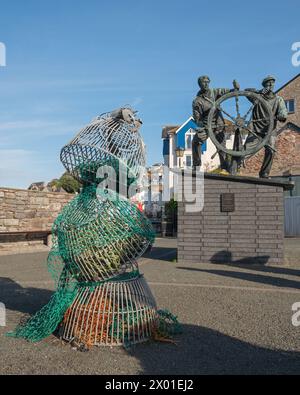 The bronze FISH (Fishermen in Sculptural Heritage) sculpture on the ...