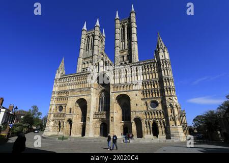 Spring colours over Lincoln cathedral, Lincoln City, Lincolnshire ...