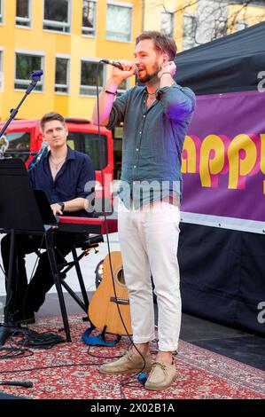 Justin Lehmann-Friese und Felix Räuber live beim ersten Happy Monday - Wjesola pondzela auf dem ...