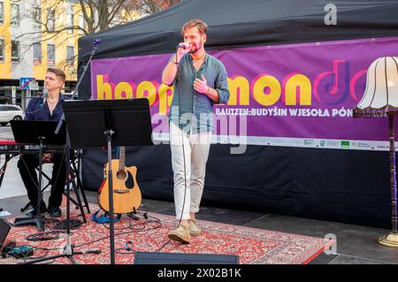 Justin Lehmann-Friese und Felix Räuber live beim ersten Happy Monday - Wjesola pondzela auf dem ...