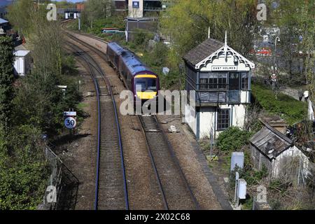 EMR 170511 passing the East Holmes signal box, Lincoln city ...