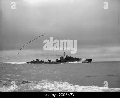 HMS LIVELY, BRITISH L CLASS DESTROYER, AT SPEED. JULY 1941. - , Royal ...
