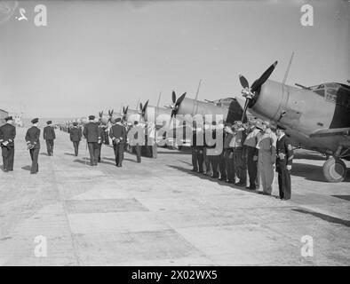 US NAVAL AIRMEN IN THE UK. APRIL 1942, HMS SPARROWHAWK, ROYAL NAVAL AIR ...
