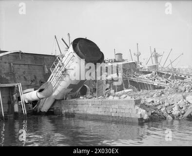SUNKEN HOSPITAL SHIP USED AS A QUAY. 17 JANUARY 1944, NAPLES. WHEN ...