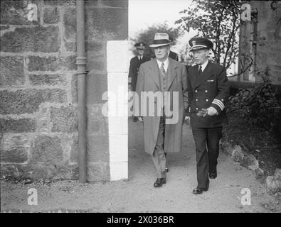 COLONEL KNOX VISITS A BRITISH NAVAL BASE. 19 SEPTEMBER 1943, GREENOCK ...