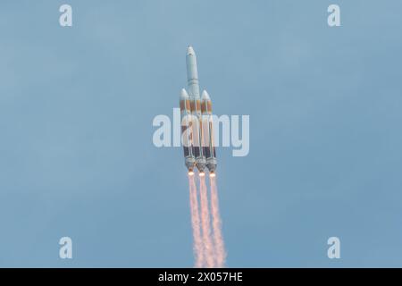 Delta IV Heavy Final Launch Stock Photo - Alamy