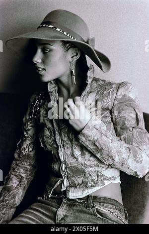 Alicia Keys Chicago, Illinois 2001. Credit: Ross Pelton/MediaPunch ...