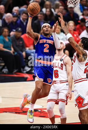New York Knicks' Miles McBride (2) defends Detroit Pistons' Malik ...