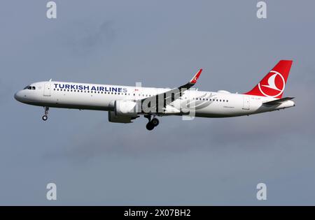 Turkish Airlines THY Airbus A321neo modern jet passenger airplane in ...