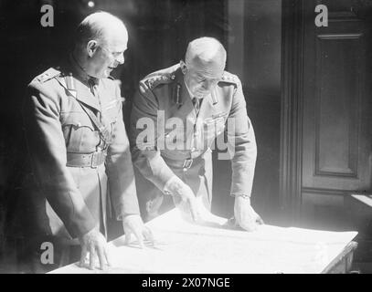 Lord Gort and Sir Edmund Ironside studying map 1939 Stock Photo - Alamy