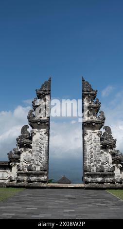 Traditional Balinese architecture. Candi bentar split gate of a temple ...