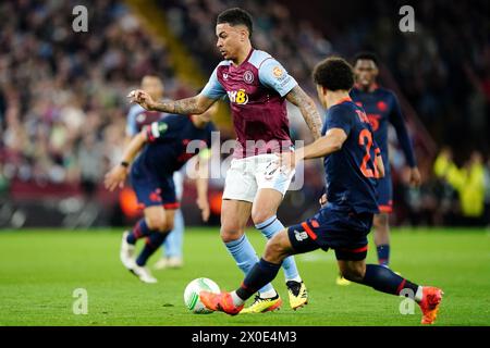 Aston Villa's Morgan Rogers (centre) and team-mates ahead of the ...