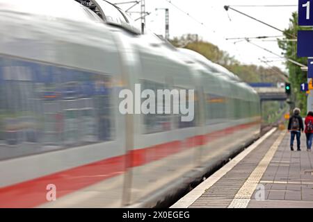 Personenverkehr auf der Betuwe-Linie Verschiedene Züge vom ...
