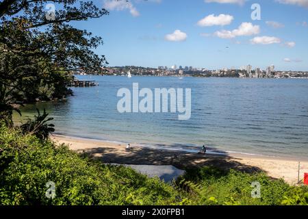 Whiting beach on Sydney Harbour lower north shore, views across the ...