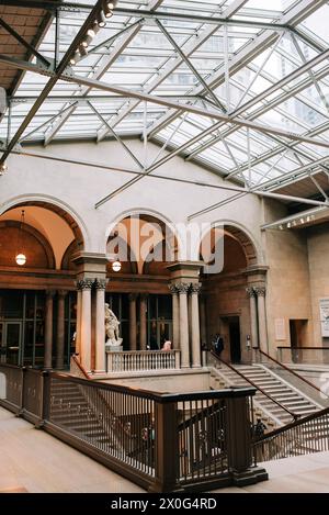 Modern light airy building atrium space public Stock Photo - Alamy