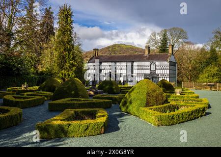 Plas Newydd at Llangollen with Dinas Bran castle in the background ...