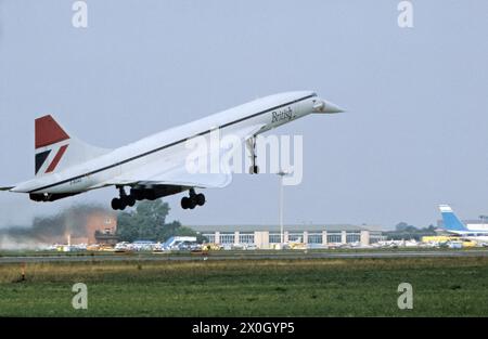 Concorde landing at the Munich-Riem Airport Stock Photo - Alamy