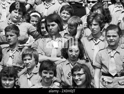 The picture shows Belgian girl scouts. [automated translation] Stock ...