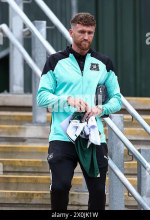 Dan Scarr of Plymouth Argyle arrives during the Sky Bet Championship ...