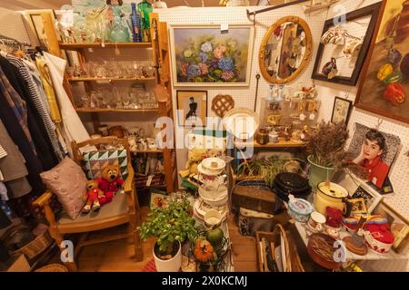 England, East Sussex, Lewes, Antique Shop Display Stock Photo - Alamy