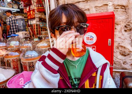 Turkish powdered tea in shop Stock Photo - Alamy