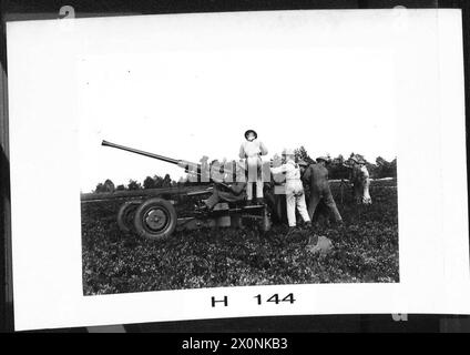 THE ROYAL ARTILLERY IN TRAINING - A Bofors gun unit getting into ...