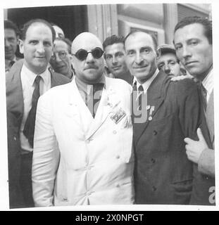 ITALY : SCENES AS ROME SURRENDERS TO THE FIFTH ARMY - Surrounded by ...