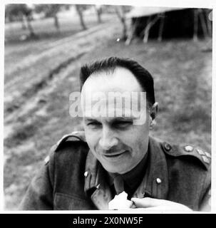 ITALY : EIGHTH ARMY CONFERENCE AT TAC HQ - Brigadier W.H. Lambert ...