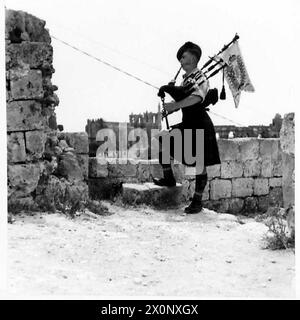 Highland piper in Cyprus on one of the Crusader‥99s ancient battlements ...