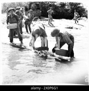 SOLDIERS IN MUDDY WATER SCENE, HEARTBREAK RIDGE, 1986 Stock Photo - Alamy