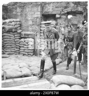 MAJOR GENERAL JOHNSON VISITS GLASGOW HOME GUARD FIGHTING SCHOOL - Major ...