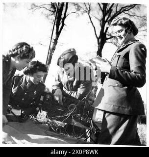 ATS WIRELESS OPERATORS TRAINING BATTALION - Girls learning morse by ...