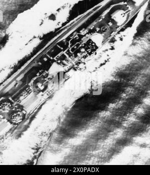 HMS BARFLEUR, BRITISH BATTLE CLASS DESTROYER. 1944, AT SEA. - , Royal ...