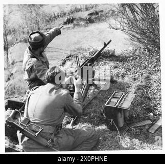 FIFTH ARMY : ITALIAN PARTISANS - Italian heavy machine gun opens up on ...