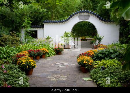 St. Louis, Missouri, USA. Chinese Garden, Missouri Botanical Garden ...