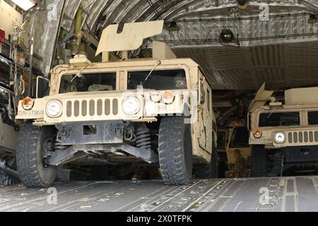 259th Expeditionary Military Intelligence Brigade Commander, Col. Rose ...