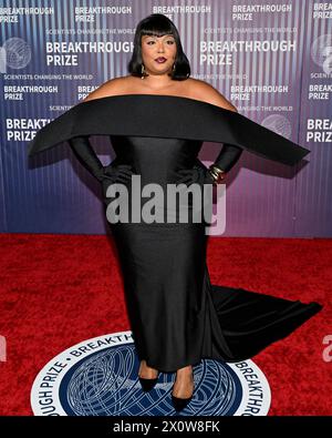 Lizzo attends the 2024 Breakthrough Prize Ceremony at Academy Museum of ...