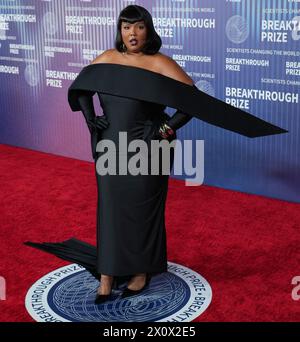 Lizzo arrives at the 10th Annual Breakthrough Prize Ceremony held at ...