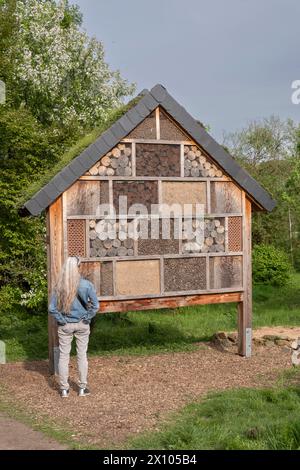 Insekten-Hotel im Forstbotanischen Garten in Köln *** Insect hotel in ...