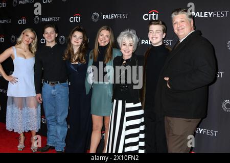 Emily Osment, Montana Jordan, Raegan Revord, Zoe Perry, Maureen J ...