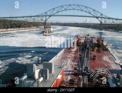 CAPE COD, Mass. (Jan. 25, 2004)-- Bouchard Barge B-195 inbound Buzzard ...