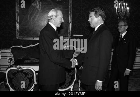 Inaugurational ceremony for Dr. Kurt Waldheim, who was sworn in today ...